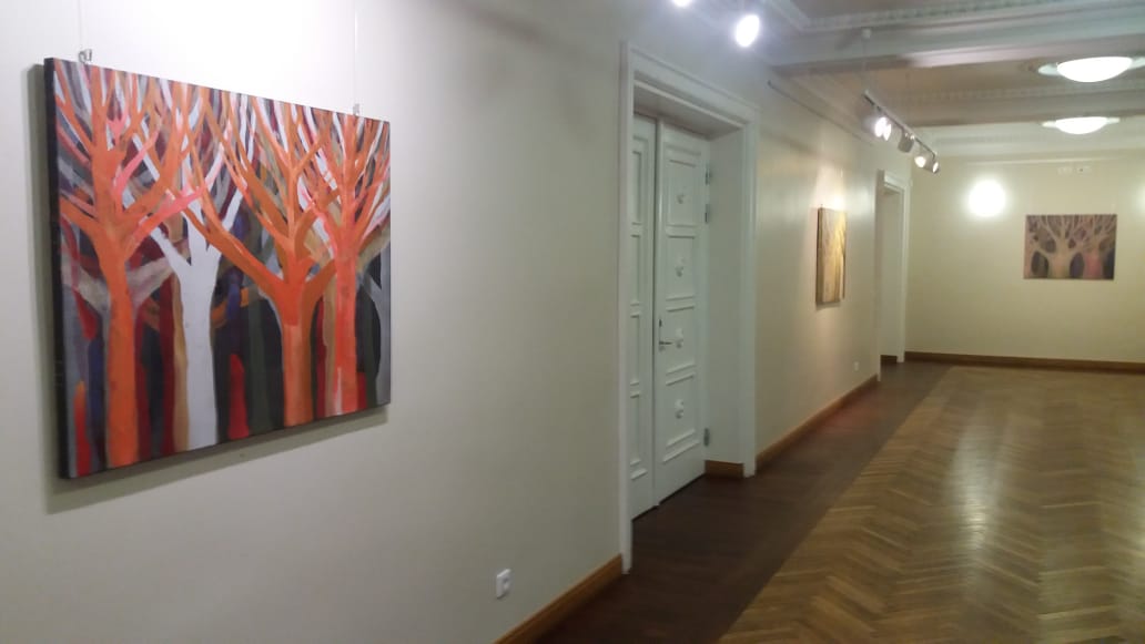 Stina Murakas “KASSARI JUMALAD JA ROOSA UDU” | Sakala Keskus